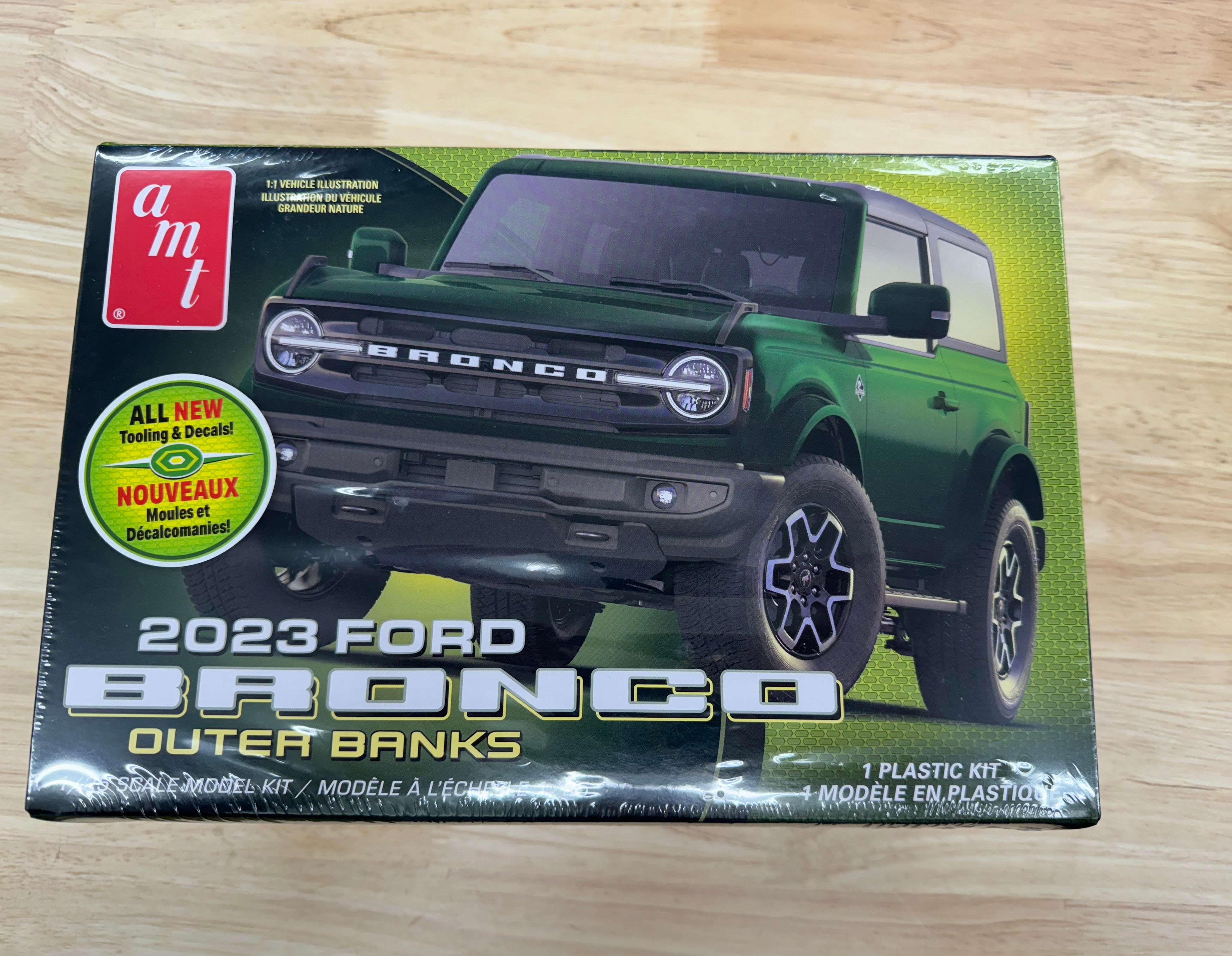 AMT 1/25 2023 Ford Bronco Outer Bank Model Kit 1345 | Frontline Model ...