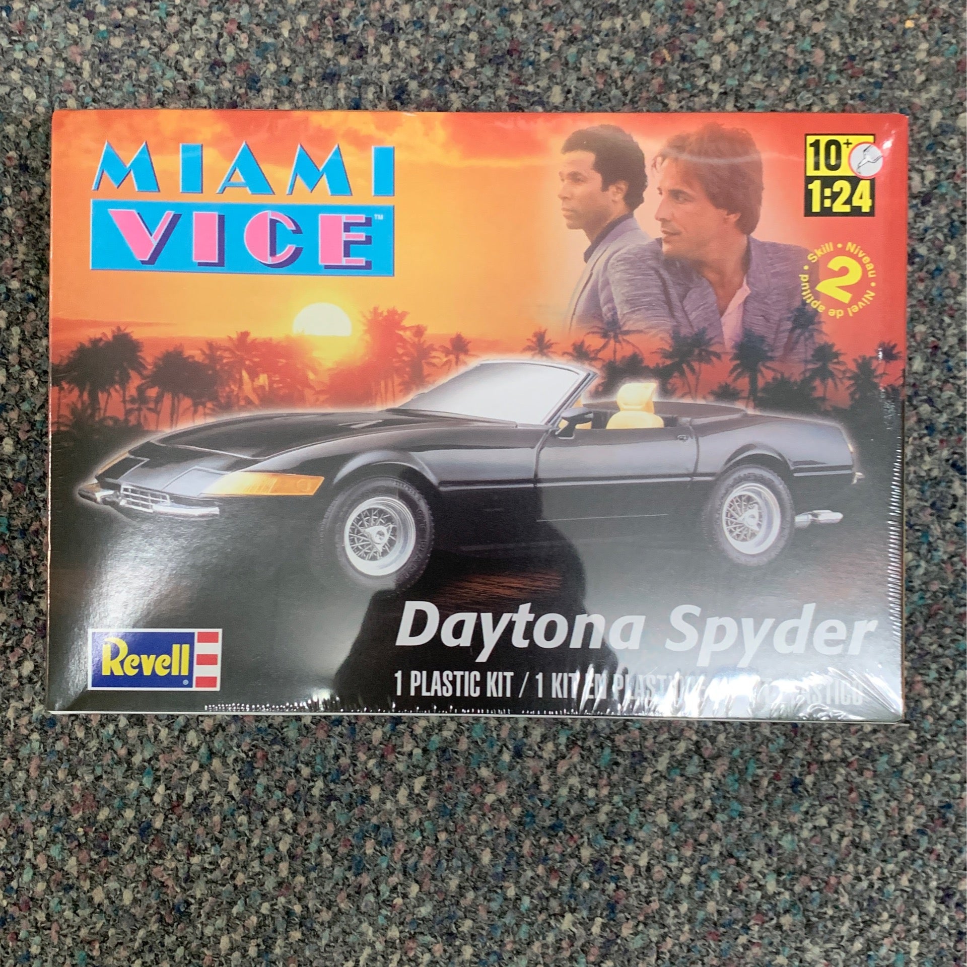 Revell 1/24 Miami Vice Daytona Spyder model car kit 4917 | Frontline ...