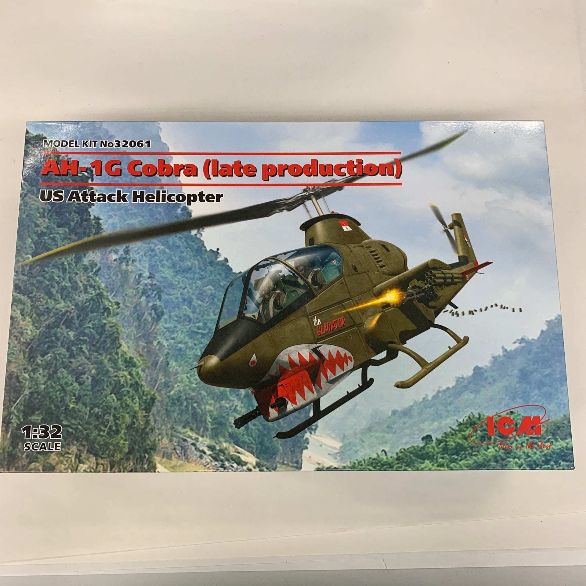 ICM 1/32 AH-1H Corbra Late Production US Attack Helicopter model kit ...