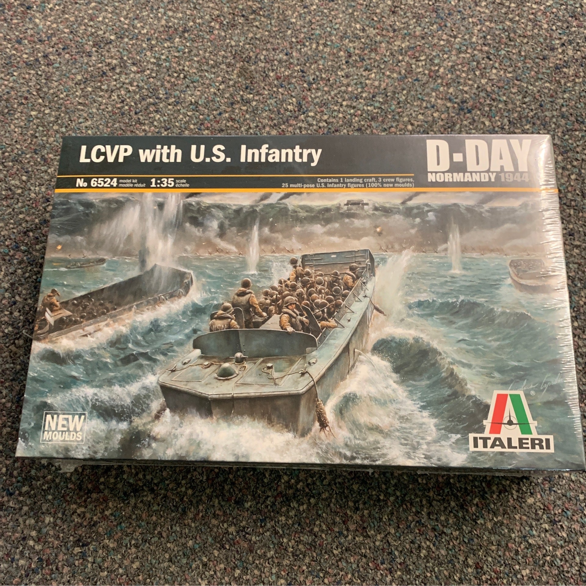 Italeri 1/35 LCVP with US Infantry D-Day military boat model kit 6524 ...