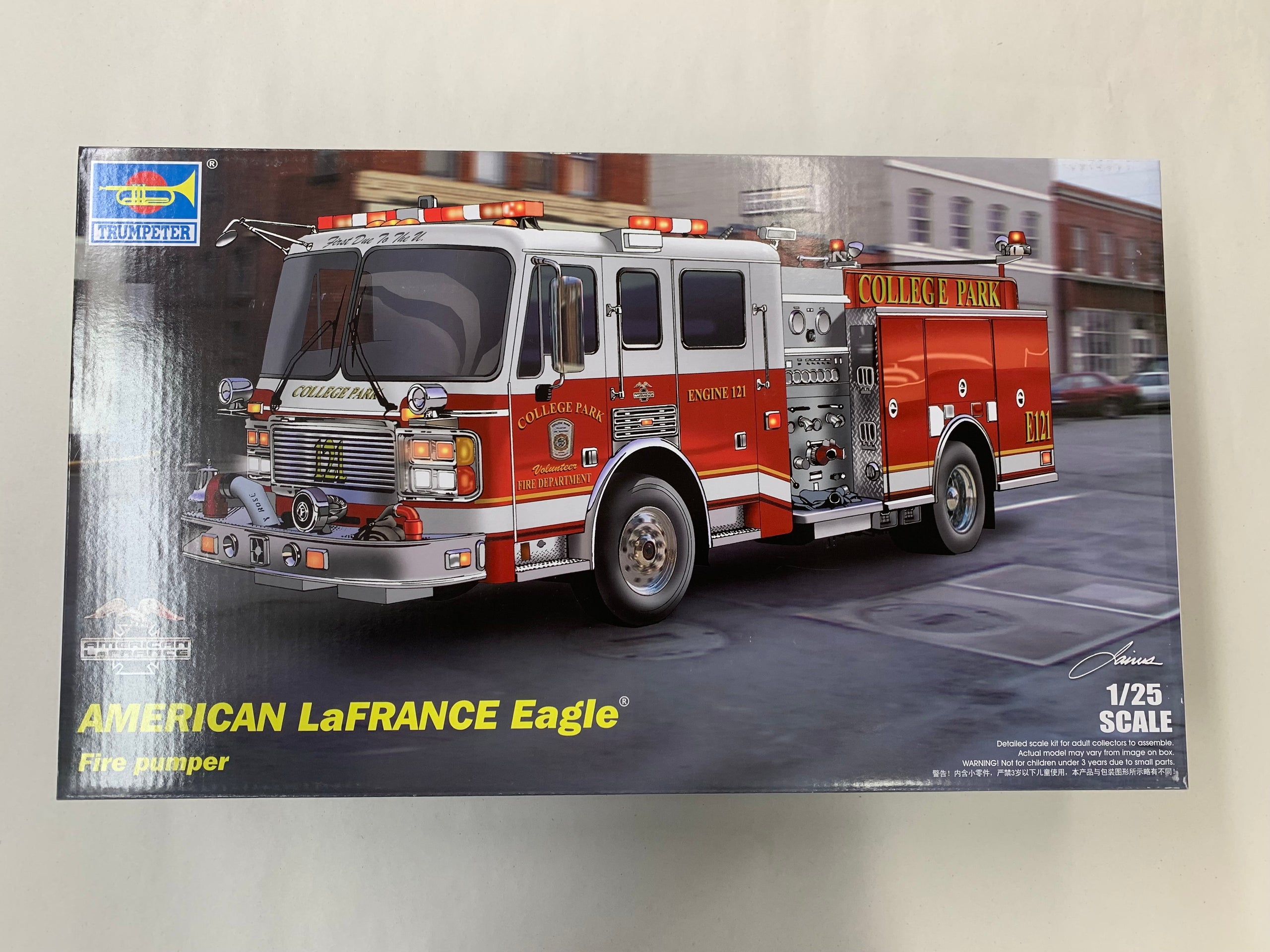Trumpeter 1/25 American LaFrance Eagle Fire Pumper model kit 2506 ...